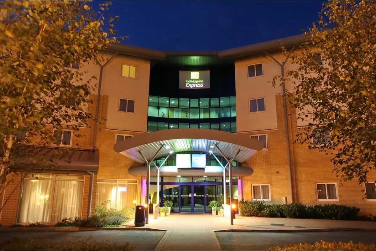 Corporate Event Venue, Holiday Inn Express Southampton – M27, Jct7 ...