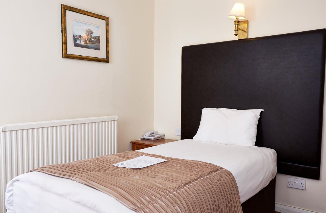 Raven Hotel Hook Function Room | Party Venue, Meeting Room Hire