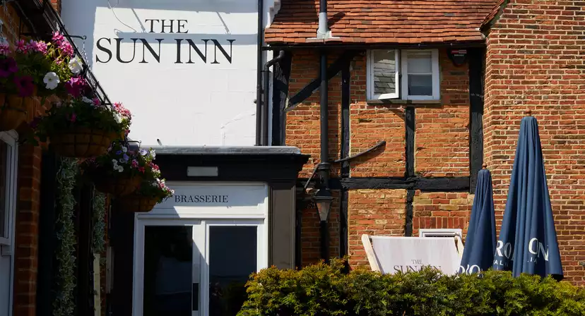 Prom / Graduation Ball Venue, The Sun Inn Chobham | Best Rates Here >>